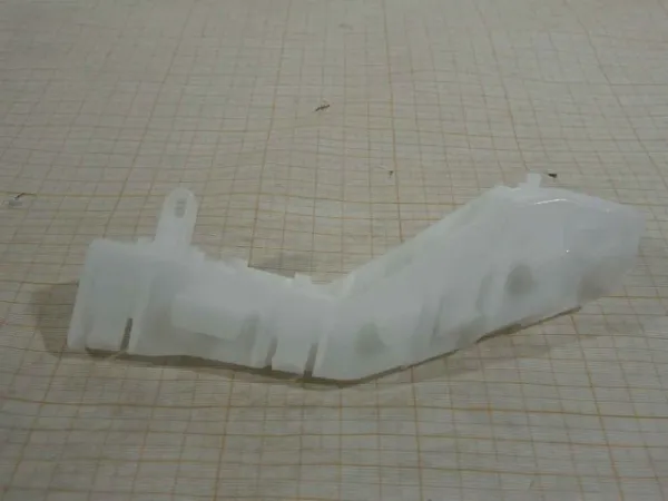 Кронштейн крепления крыла переднего правого передний на Митсубиси ...