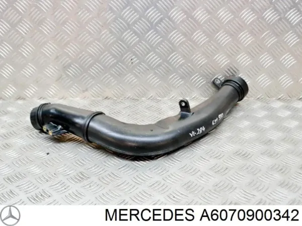A6070900342 Mercedes | Шланг (патрубок интеркуллера верхний левый) A ...