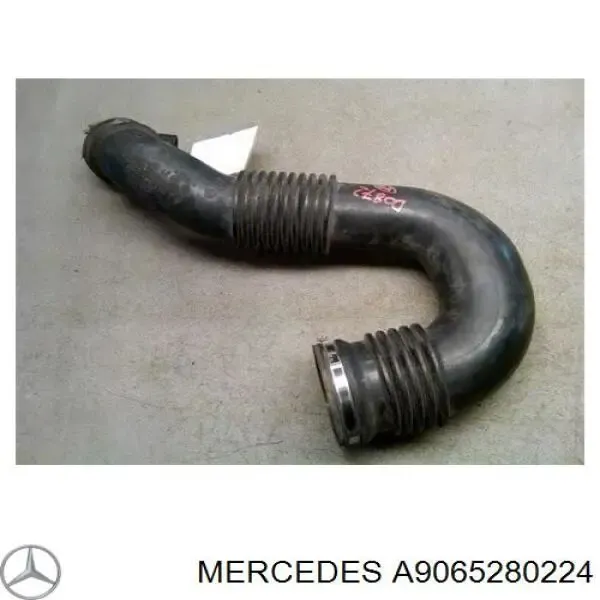 9065280224 Mercedes | Патрубок воздушный, выход воздушного фильтра ...