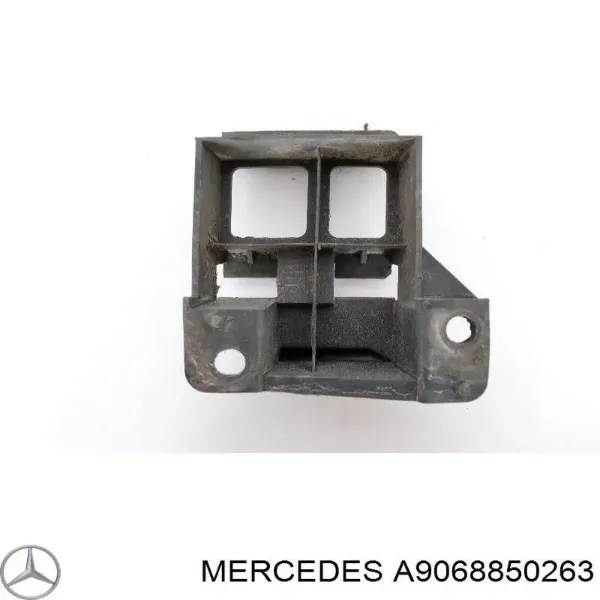 A9068850263 Mercedes | Кронштейн бампера переднего правый A 906 885 02 ...