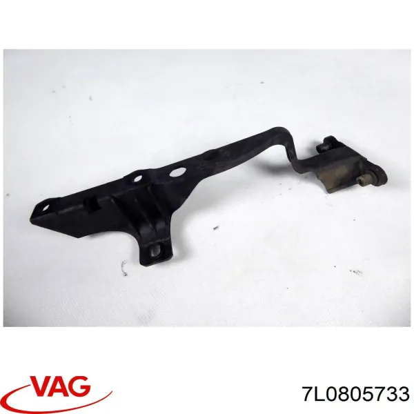 7L0805733 VAG Кронштейн передней панели левый