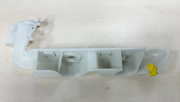 8W0807284E VAG Направляющая переднего бампера