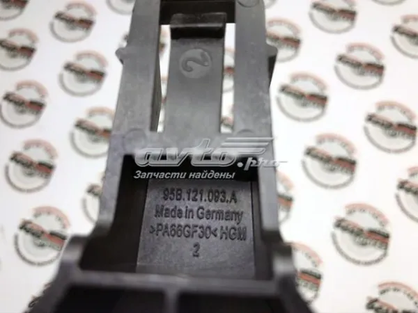 95B121093A Porsche Кронштейн радиатора нижний