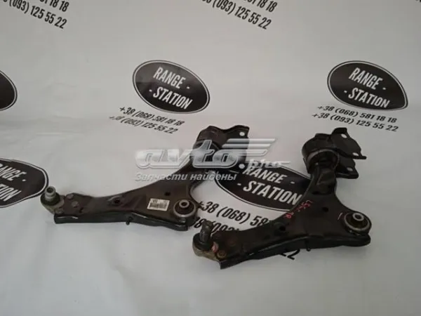 LR060046 Land Rover Рычаг передней подвески нижний правый