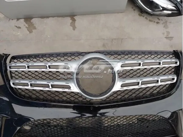 1668880460 Mercedes решетка радиатора