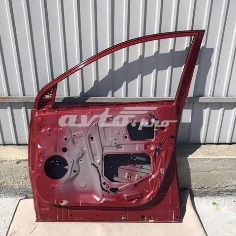 670010R060 Toyota Дверь передняя правая