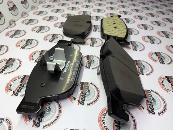 32373126 Volvo Колодки тормозные передние дисковые