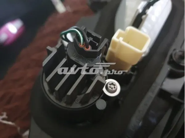 8153642230 Toyota Плата заднего фонаря контактная