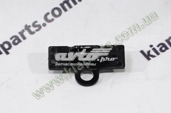 865132F000 Hyundai/Kia Кронштейн бампера переднего левый