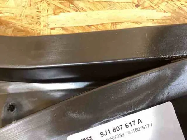 9J1807617A Porsche Усилитель бампера переднего