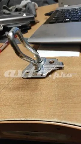 51247416448 BMW Петля-зацеп (ответная часть) замка двери задней ...