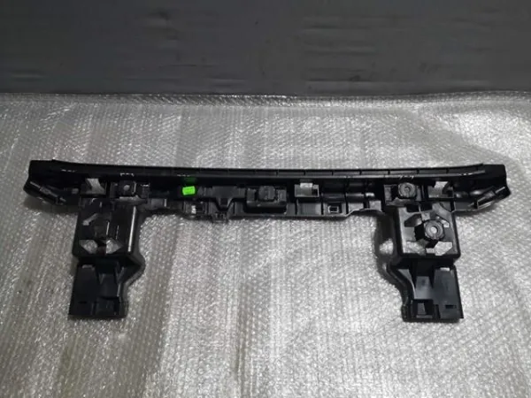 51128494944 BMW Кронштейн бампера заднего центральный